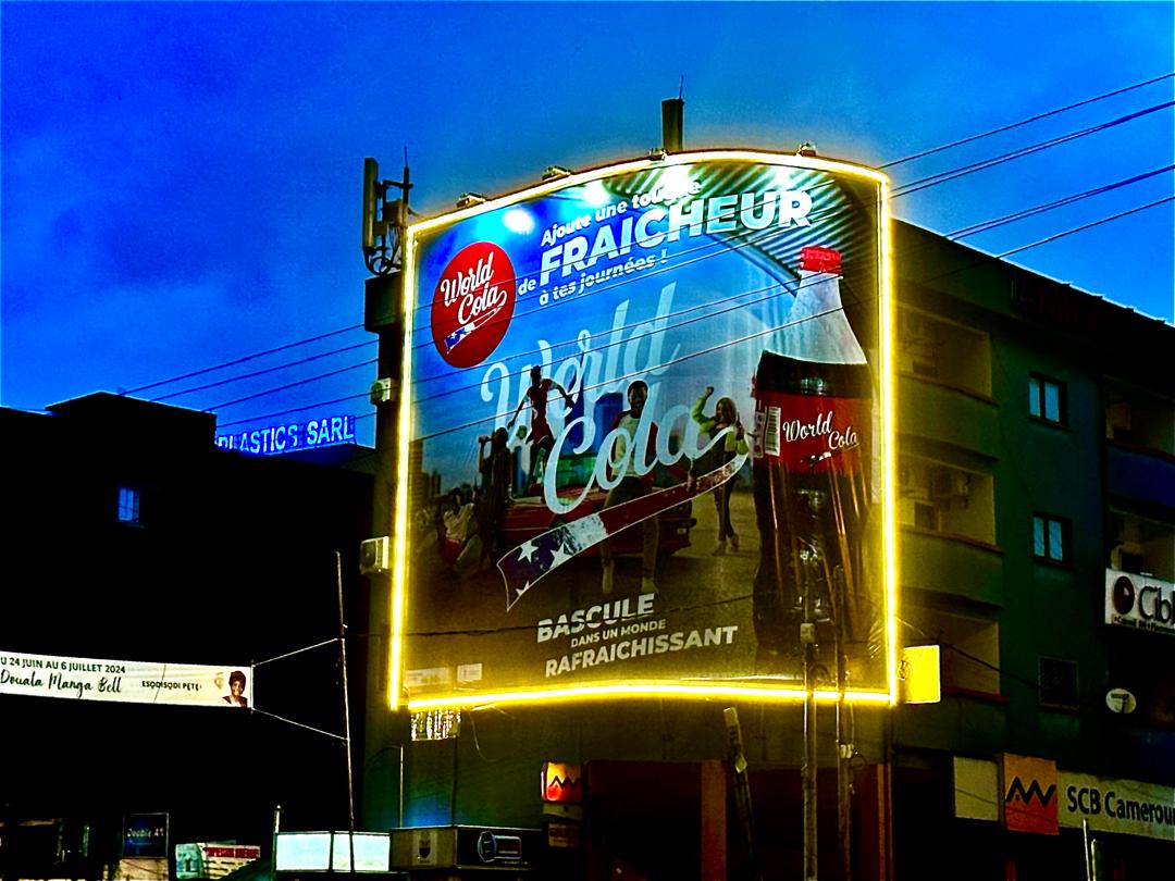 Affichage mural : comment Tyrex illumine Douala | La Plume de l'Aigle