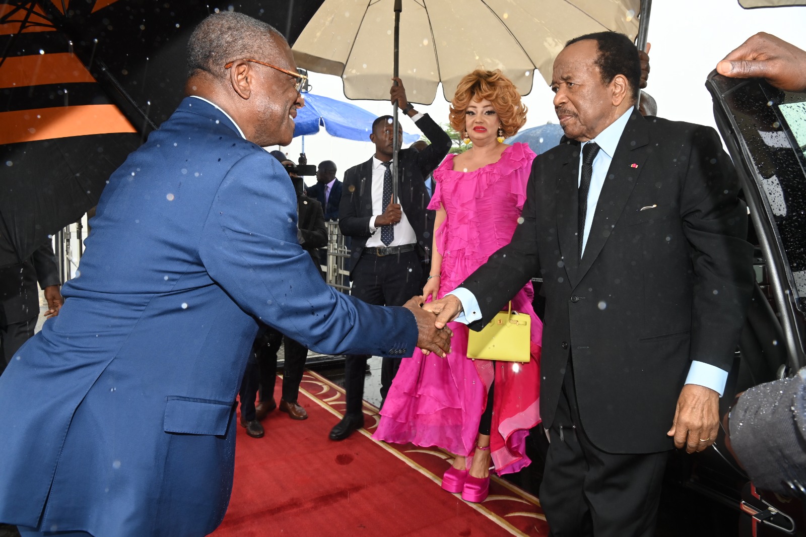 Paul Biya quitte Yaoundé pour un "court séjour privé en Europe" | La ...